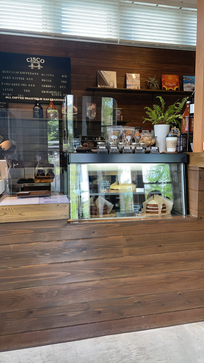 山梨県河口湖町おすすめのカフェ☕CISCO coffee | LivingD | リビングディー第一建設 | 住まいと暮らしのコミュニティカンパニー